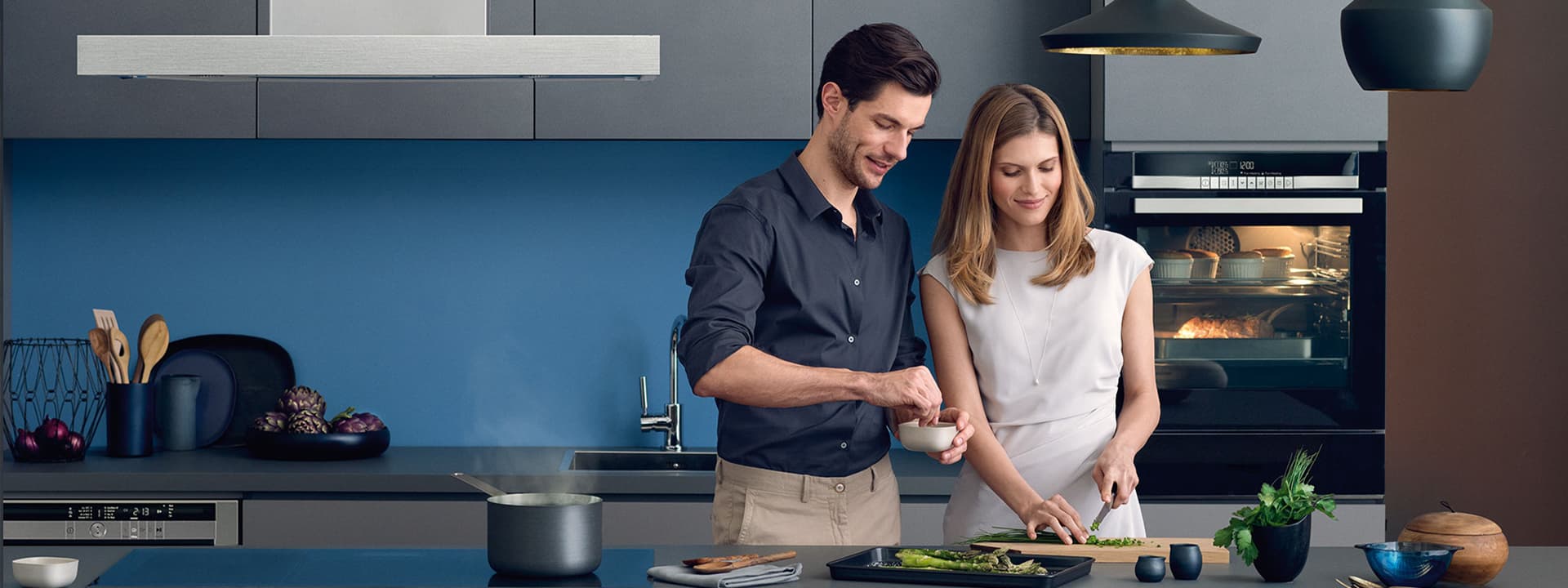 WELCOME TO HONGFA- 起动世界，与万物互联